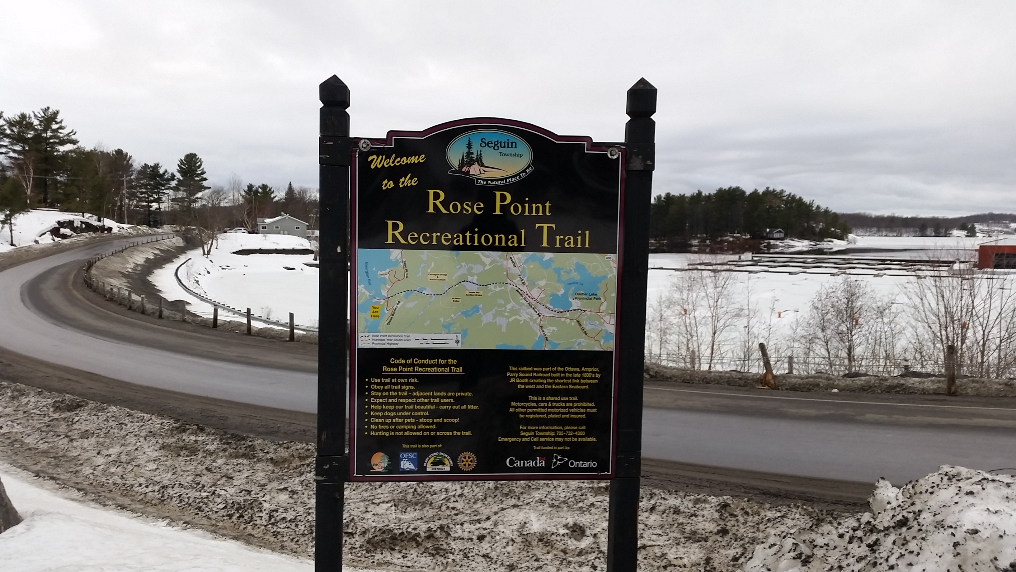 Parry Sound: Rose Point Trail with the Lab – Ontario Adventurer
